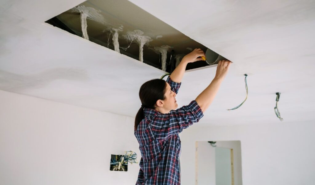 Optimiser l'espace : l'importance des faux plafonds dans la déco intérieure